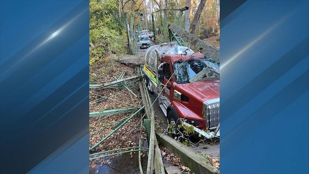 Bridge collapses in Baltimore County, cause under investigation
