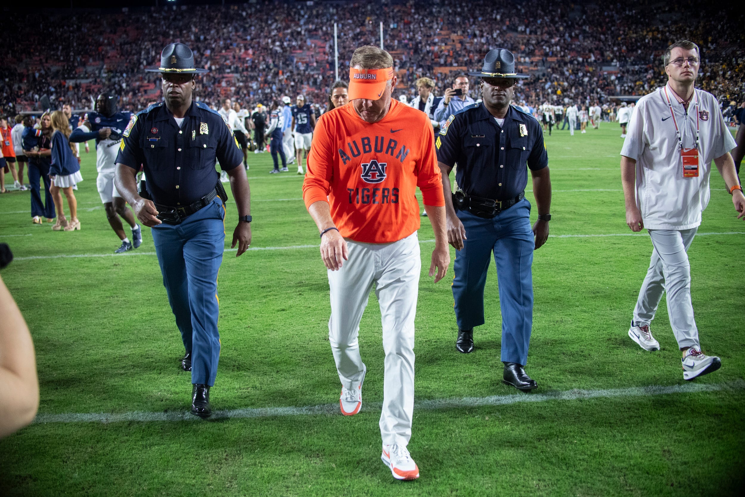 Hugh Freeze wants a vote of confidence from Auburn amid 0-4 SEC start