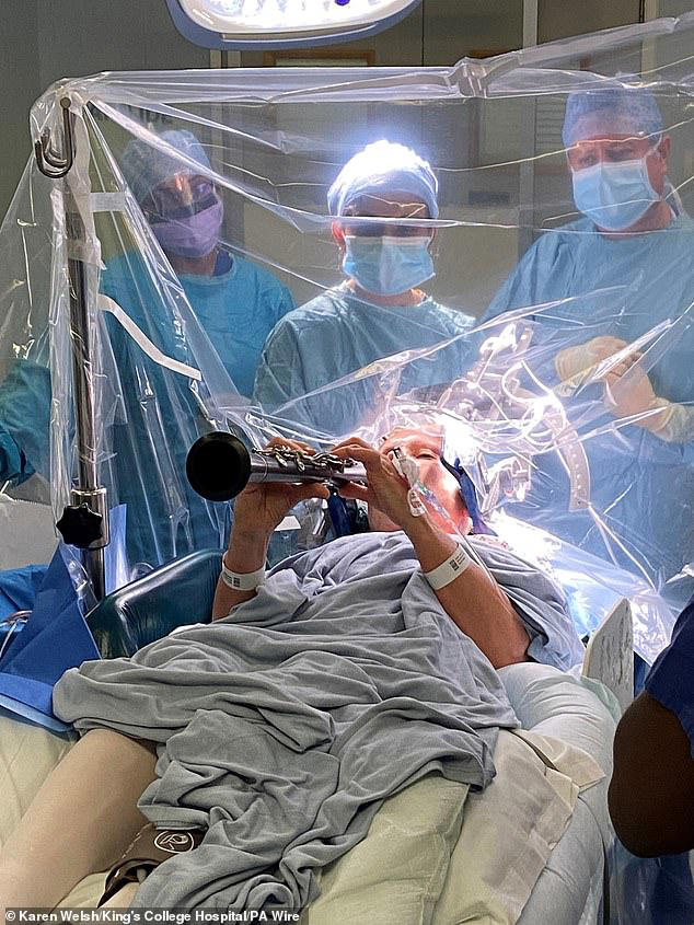 Parkinson's patient played clarinet during brain surgery so surgeons ...
