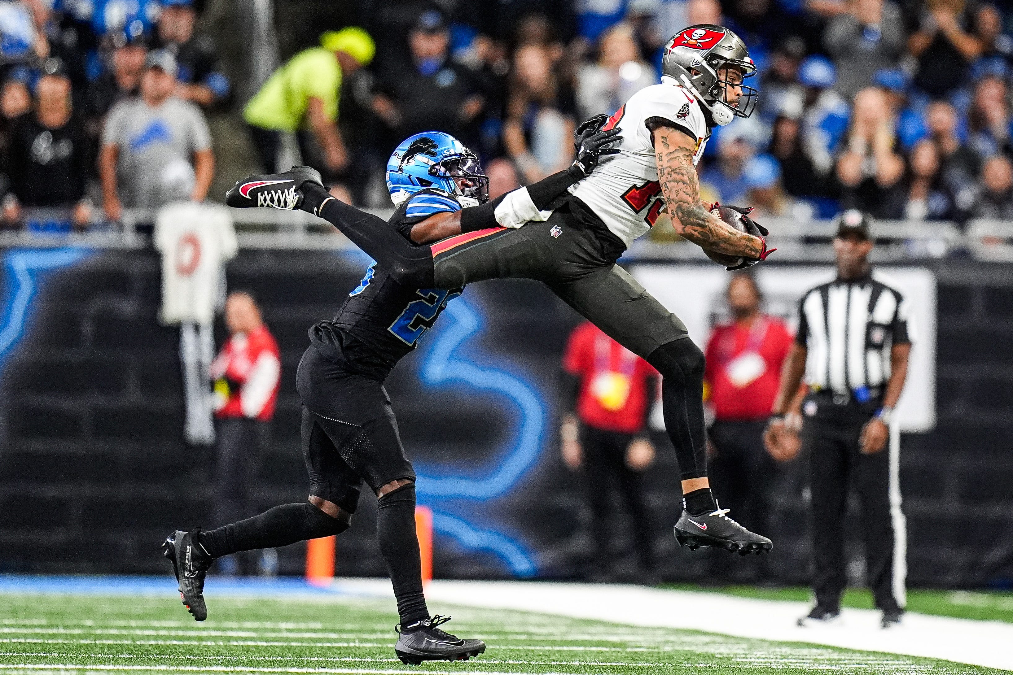 Lions vs Buccaneers injury notes, WR Mike Evans exited with concussion