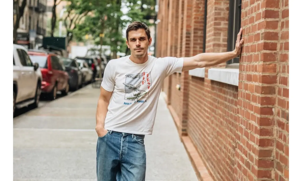 ¿Quién es Antoni Porowski, el influencer que corrió a un mexicano?