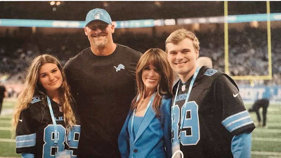Dan Campbell’s wife Holly turns heads with referee-like fit for Lions ...