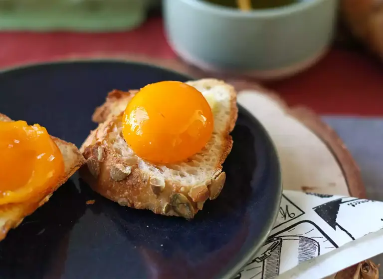 Yemas de huevo confitadas en freidora de aire ¡perfectas para untar ...