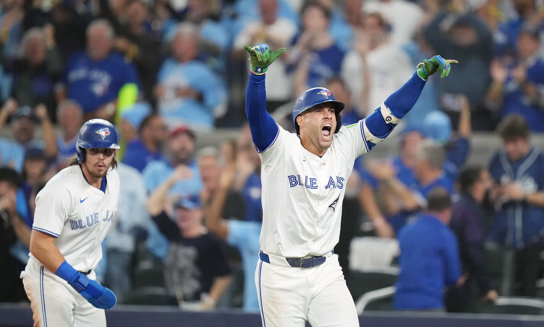 Blue Jays come back to beat Mariners in Game 7 of ALCS to set up World Series matchup with Dodgers