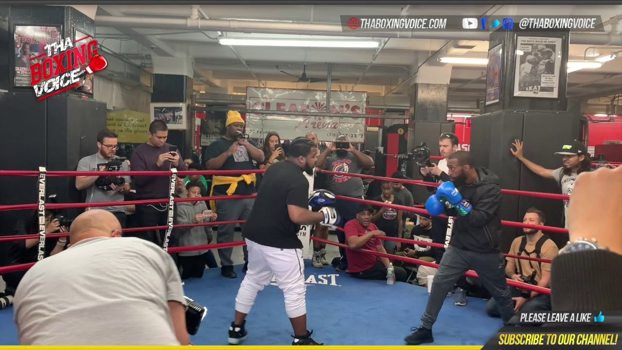 THE FASTEST HANDS IN THE SPORT! GARY RUSSELL JR; SHOWS OFF HIS HANDS ...