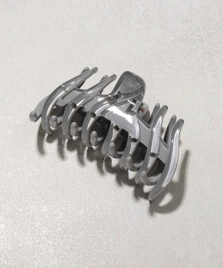 『165円』で時短♡【3COINS】サッと髪をまとめられる「バンスクリップ」