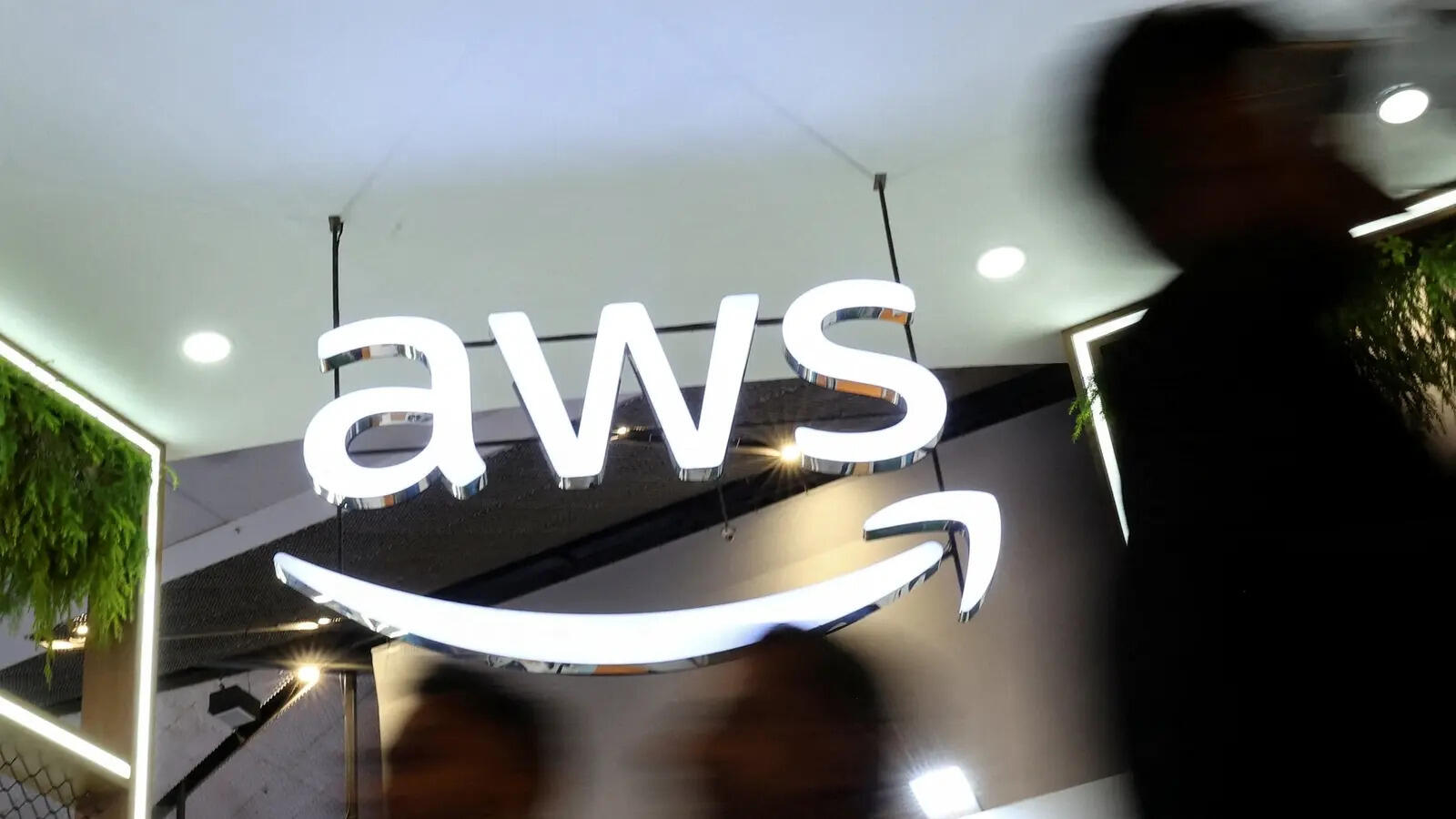 Streaming services, messaging platforms offline for hours by AWS outage ...