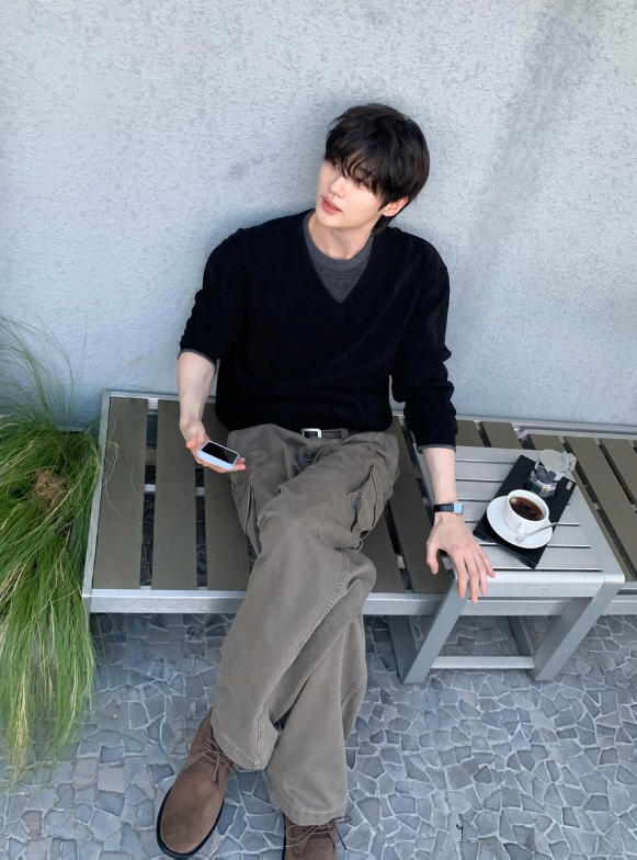 Byun Woo-seok chasing Cha Eun-woo, and Chu Young-woo getting ready to compete for the lead