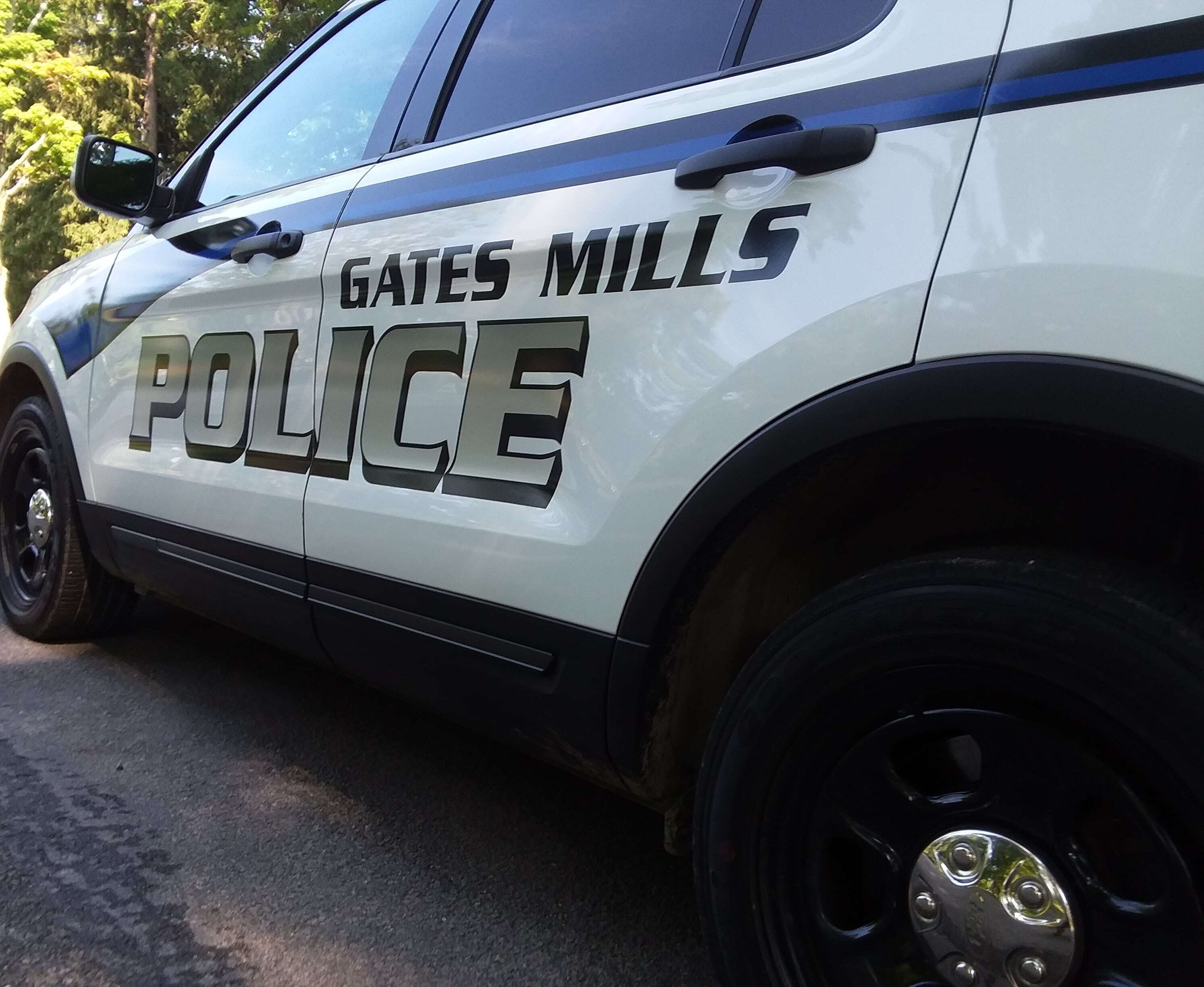 Child goes missing for just a few minutes before located in family car ...