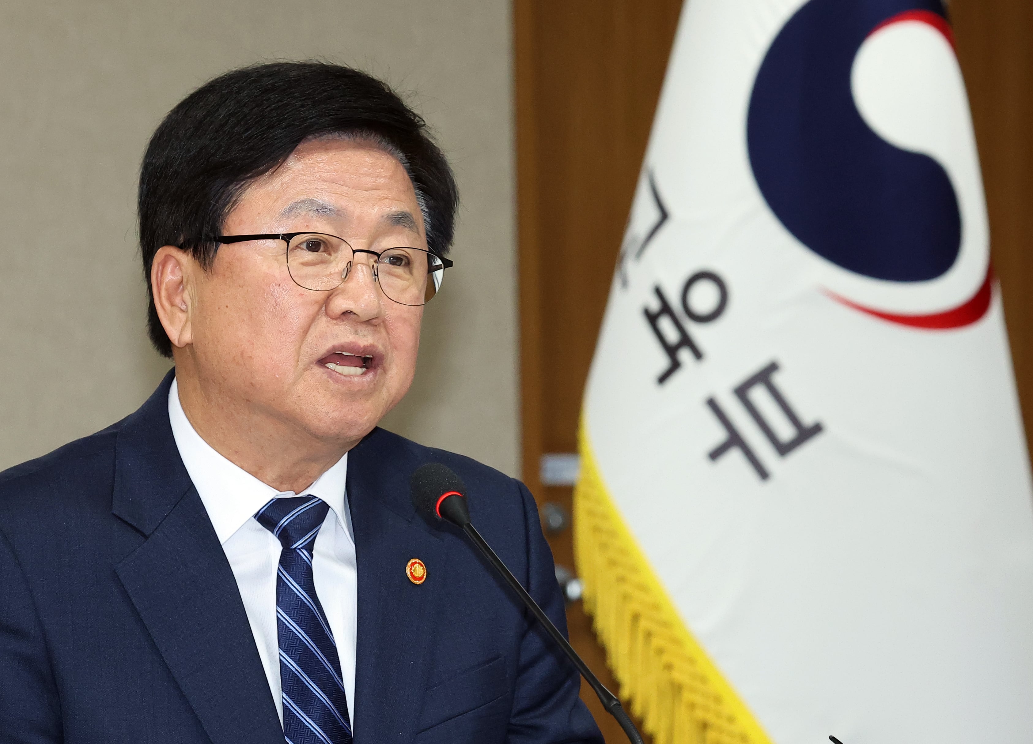 education-minister-proposes-private-education-regulations-high-school