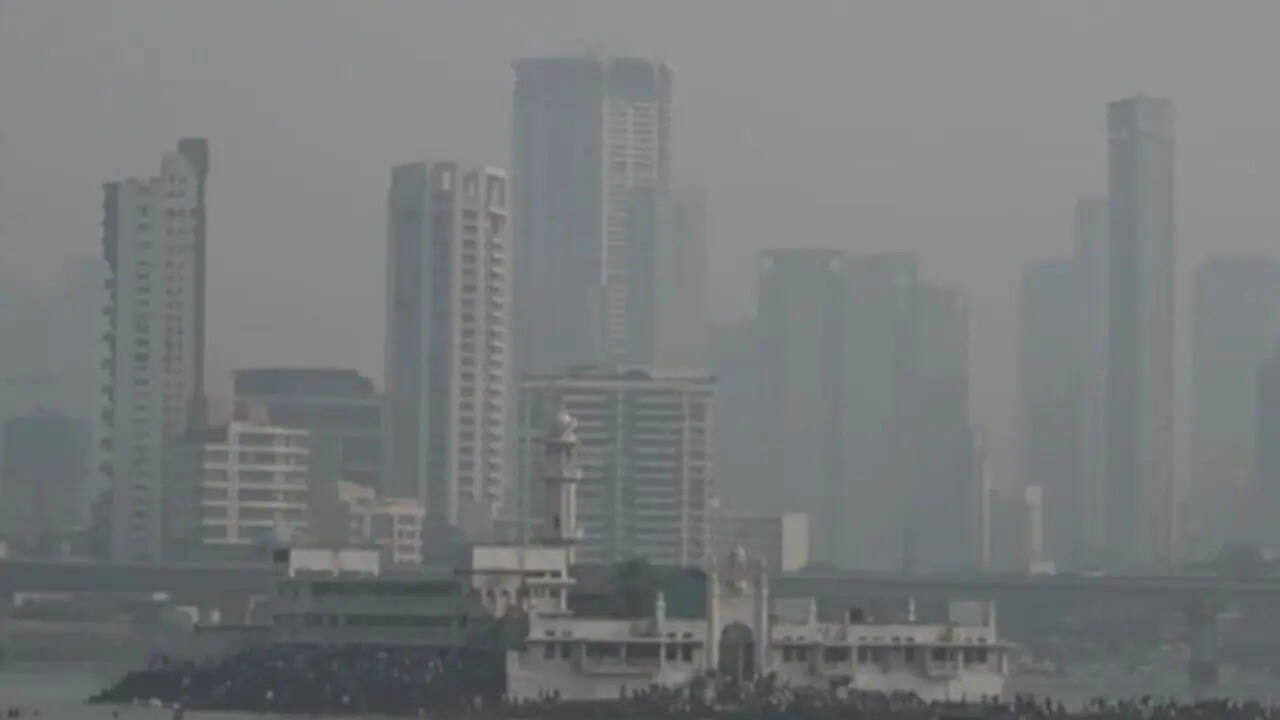 Smog Engulfs Mumbai After Diwali: AQI Slips To ‘Poor’, ‘Very Poor’ | Check Area-Wise AQI List ...