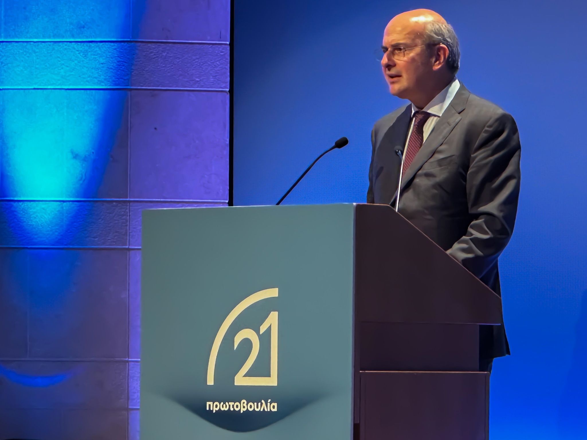 Κ. Χατζηδάκης: Για τα εμβόλια κατά της ευλογιάς η κυβέρνηση ακούει τους ...