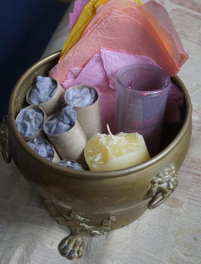 DIY wizard turns toilet paper rolls and upcycled trash into useful ...