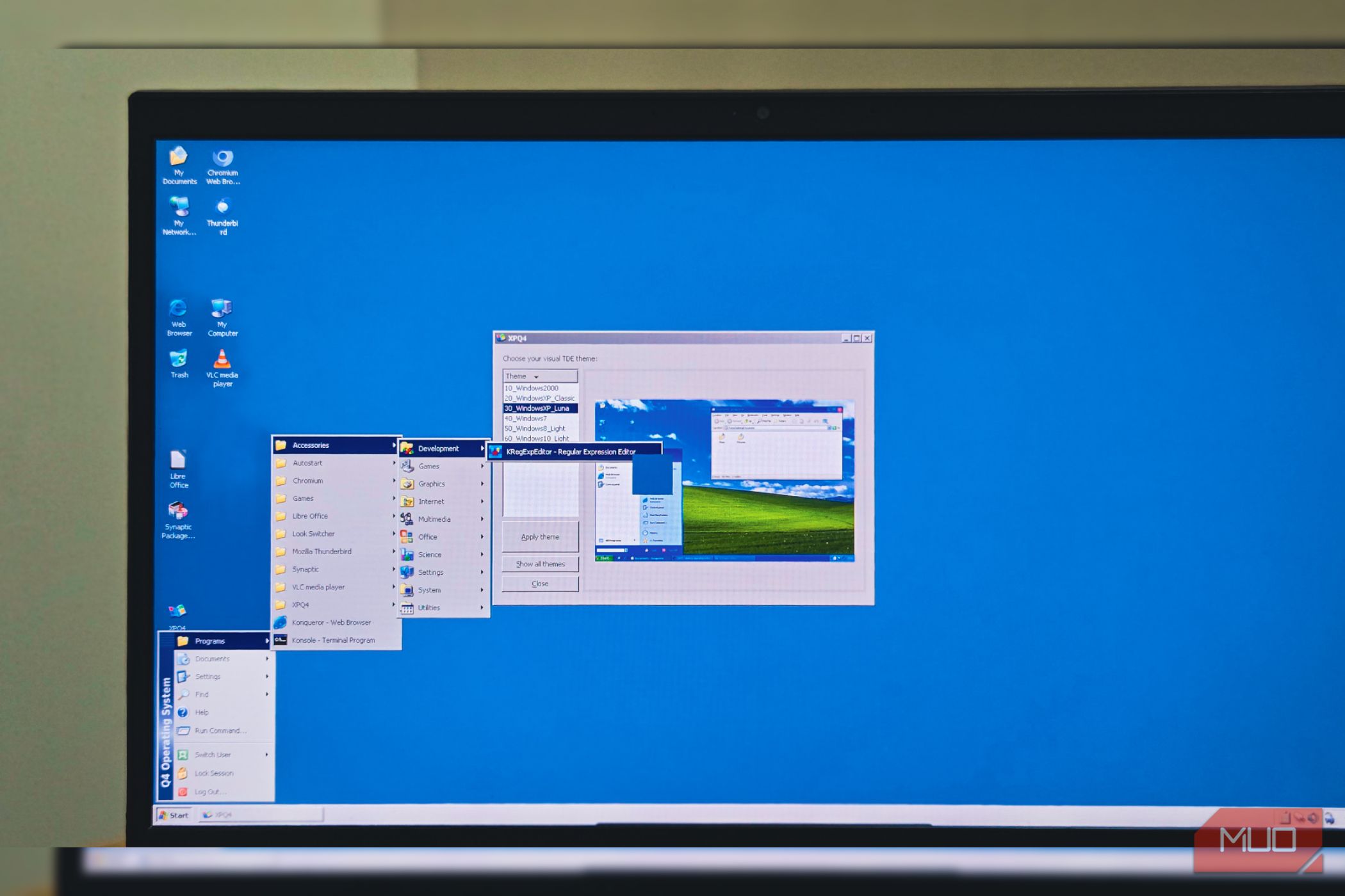 Q4OS turned my decade-old laptop into a Windows XP time machine, and it ...