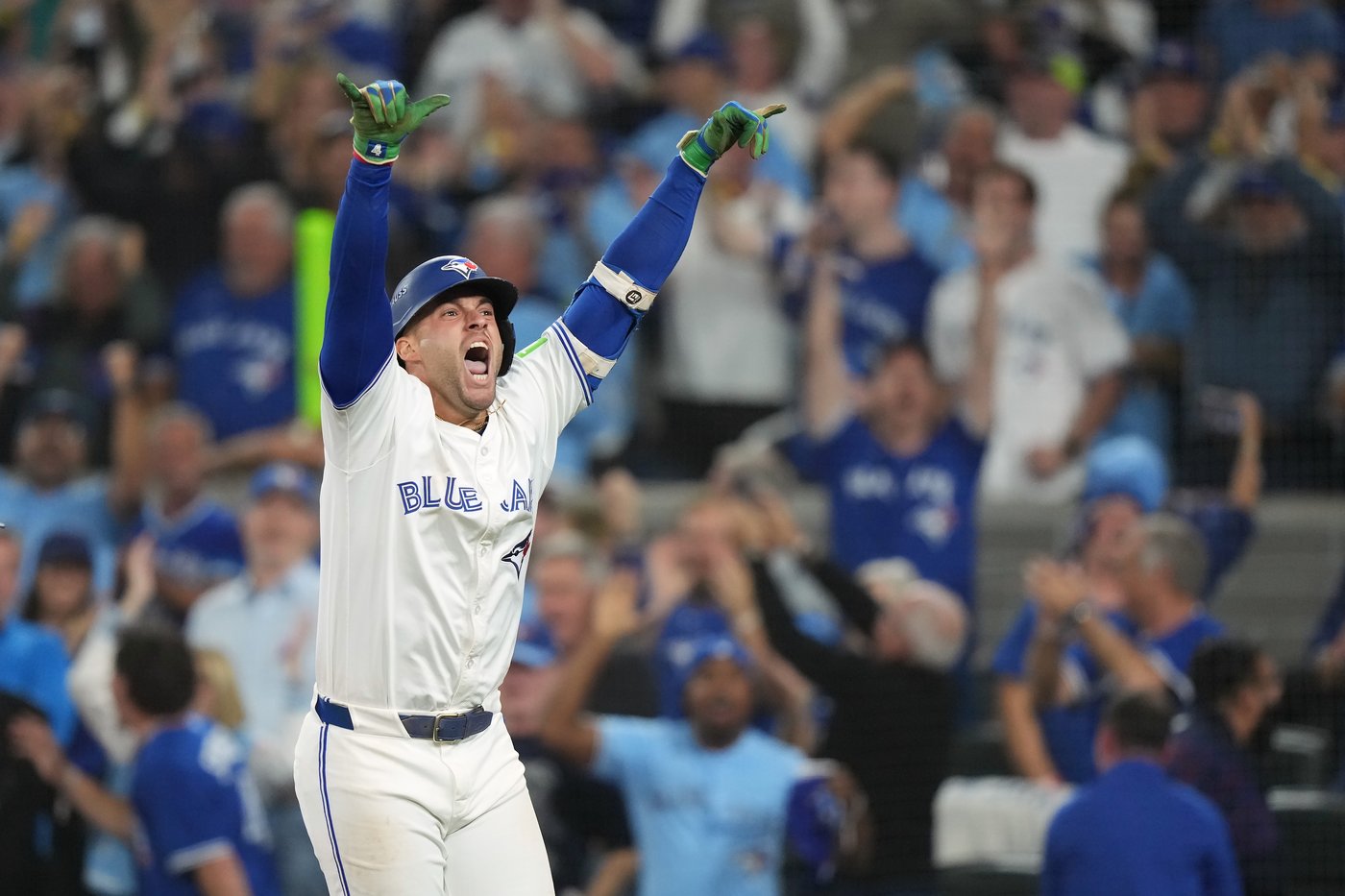 Toronto Blue Jays advance to World Series with 4-3 win over Seattle ...
