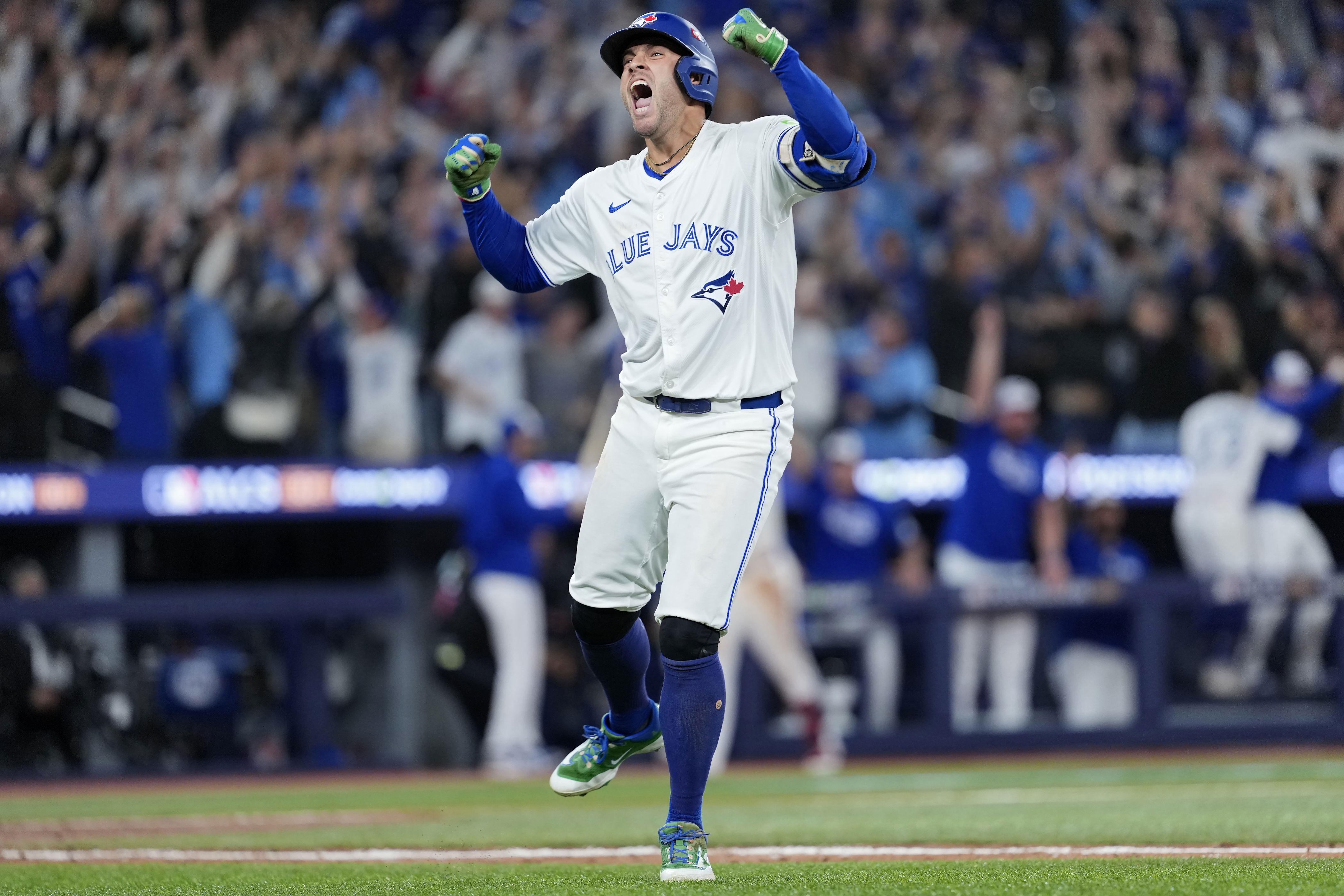 Toronto Blue Jays advance to World Series, will face Los Angeles Dodgers