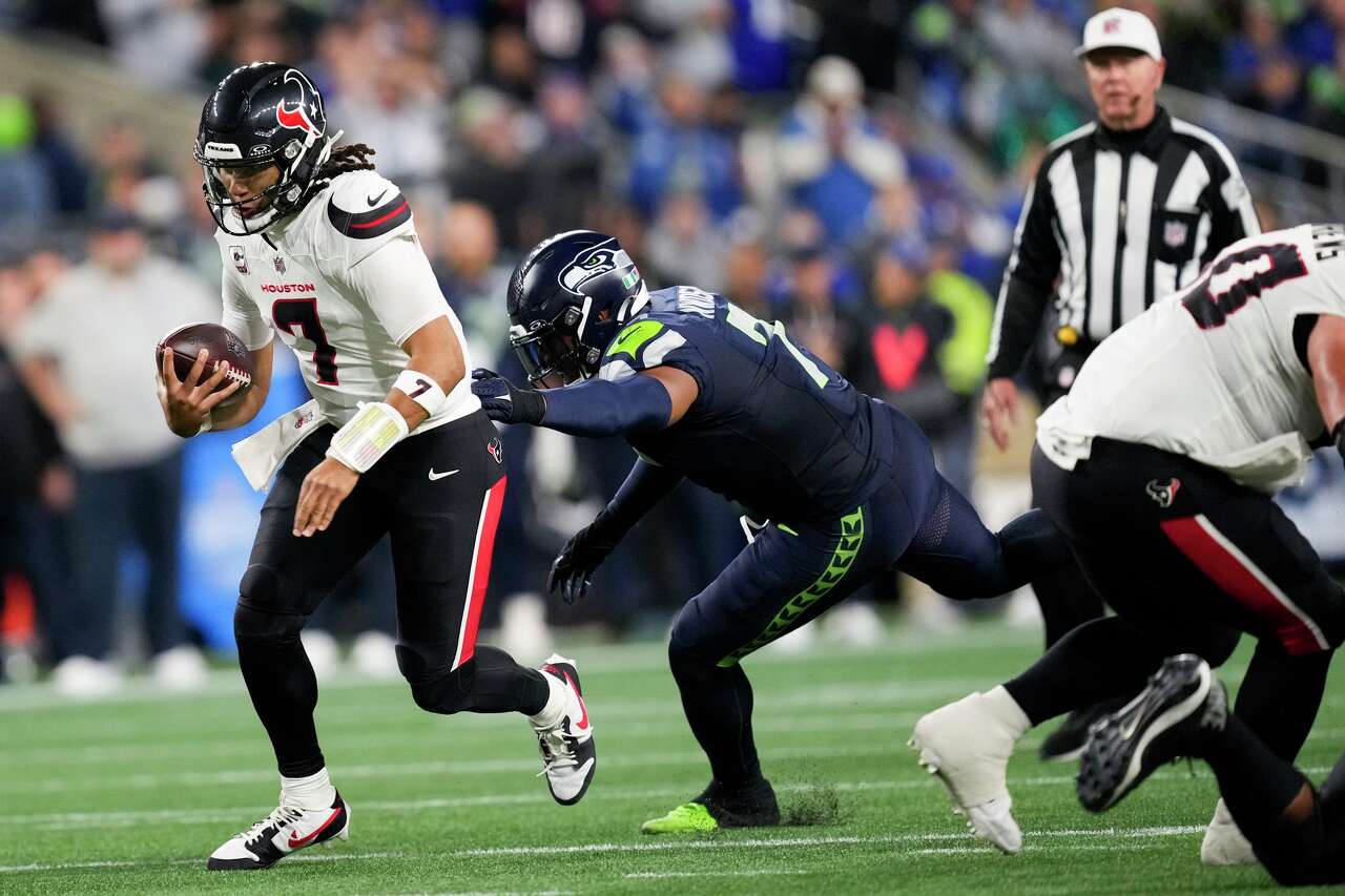 Texans at Seahawks updates: Houston cuts lead to one score late in 4th ...
