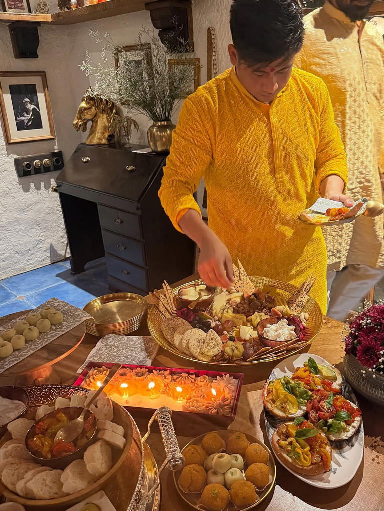 Randeep Hooda-Lin Laishram's Cozy Diwali Party; Couple Colour ...