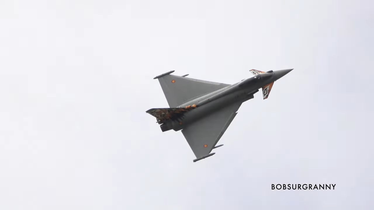 Watch the Eurofighter Typhoon Blast Vertically Into the Sky at RIAT 2025