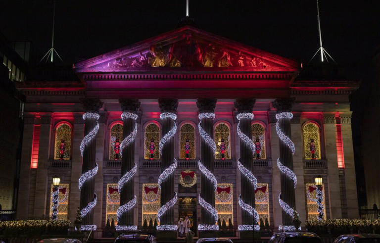 Locals shocked after Edinburgh landmark puts up Christmas lights – in ...