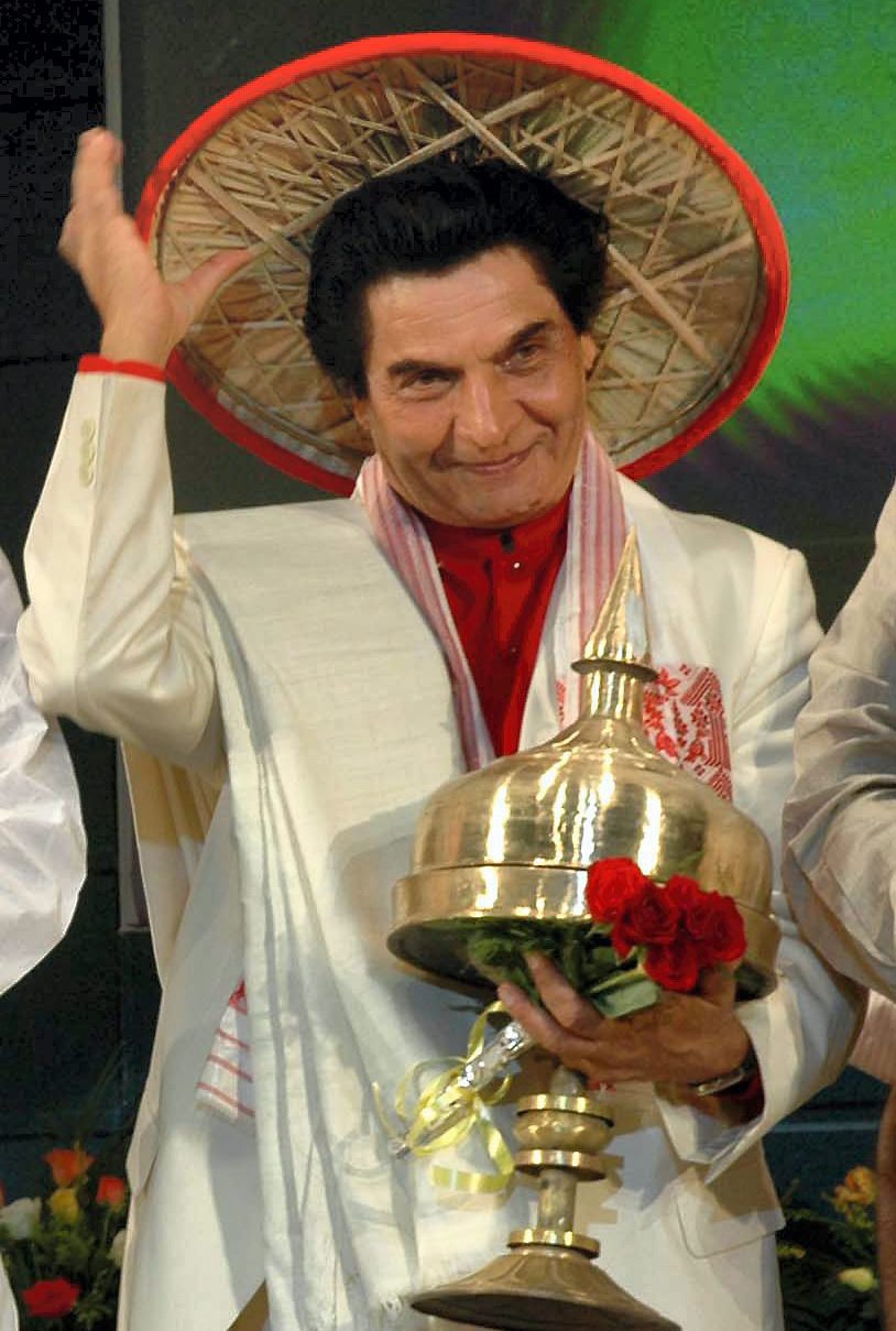 Akshay, Ajay, Kajol mourn veteran actor Asrani's death; remember his ...