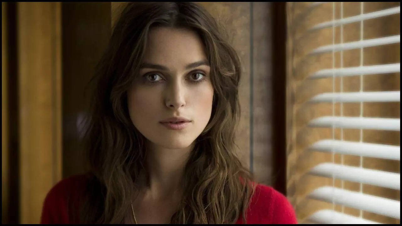 Keira Knightley opens up about slurs by intense paparazzi; reveals wearing similar outfit