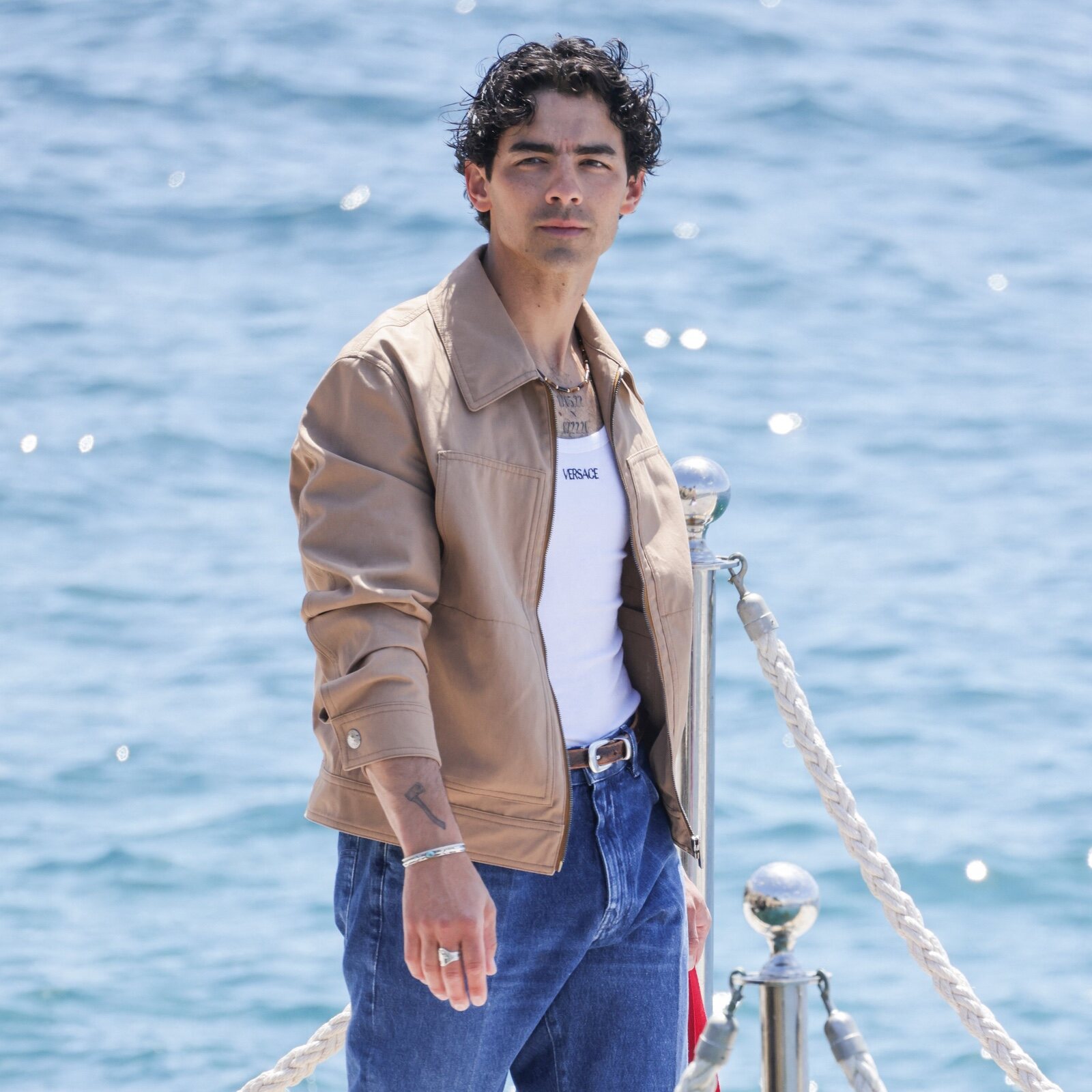 Joe Jonas habla sobre el nuevo disco de Taylor Swift, The Fate of ...