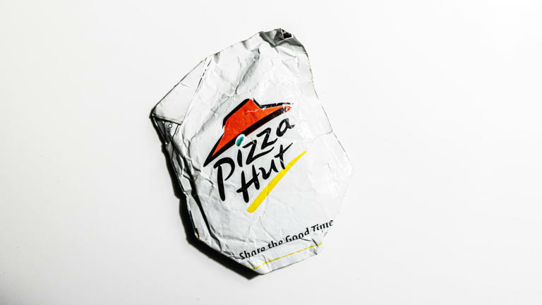 Is Pizza Hut In Trouble? Why Famous Resto Chain Is Abruptly Shutting ...