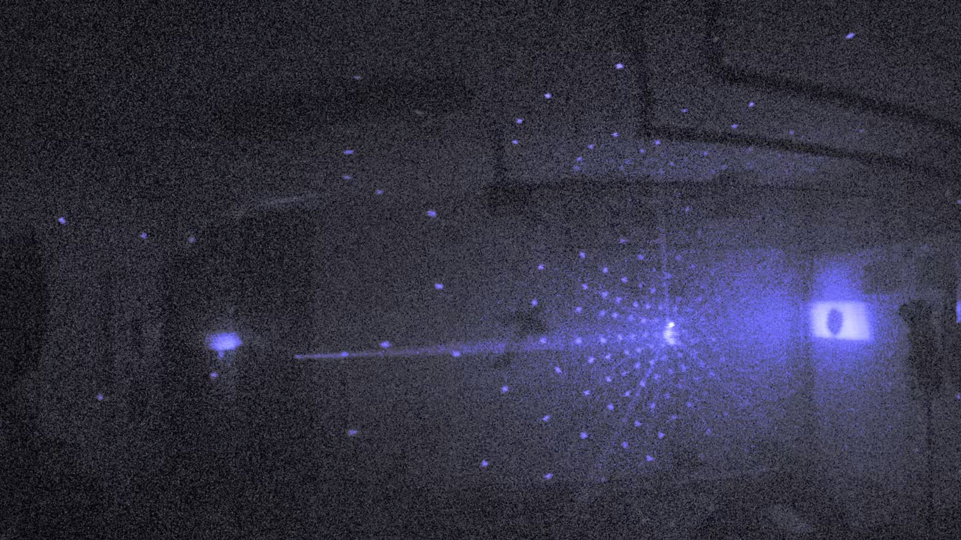 Video: YouTuber builds camera capturing light at 2 billion frames per ...