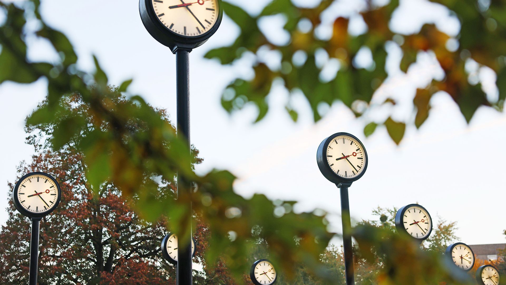 Zeitumstellung auf Winterzeit: Vor oder zurück - und wann wird das ...