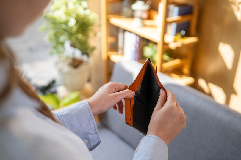 Four million people now in 'negative budget' and 320,000 just £50 from line