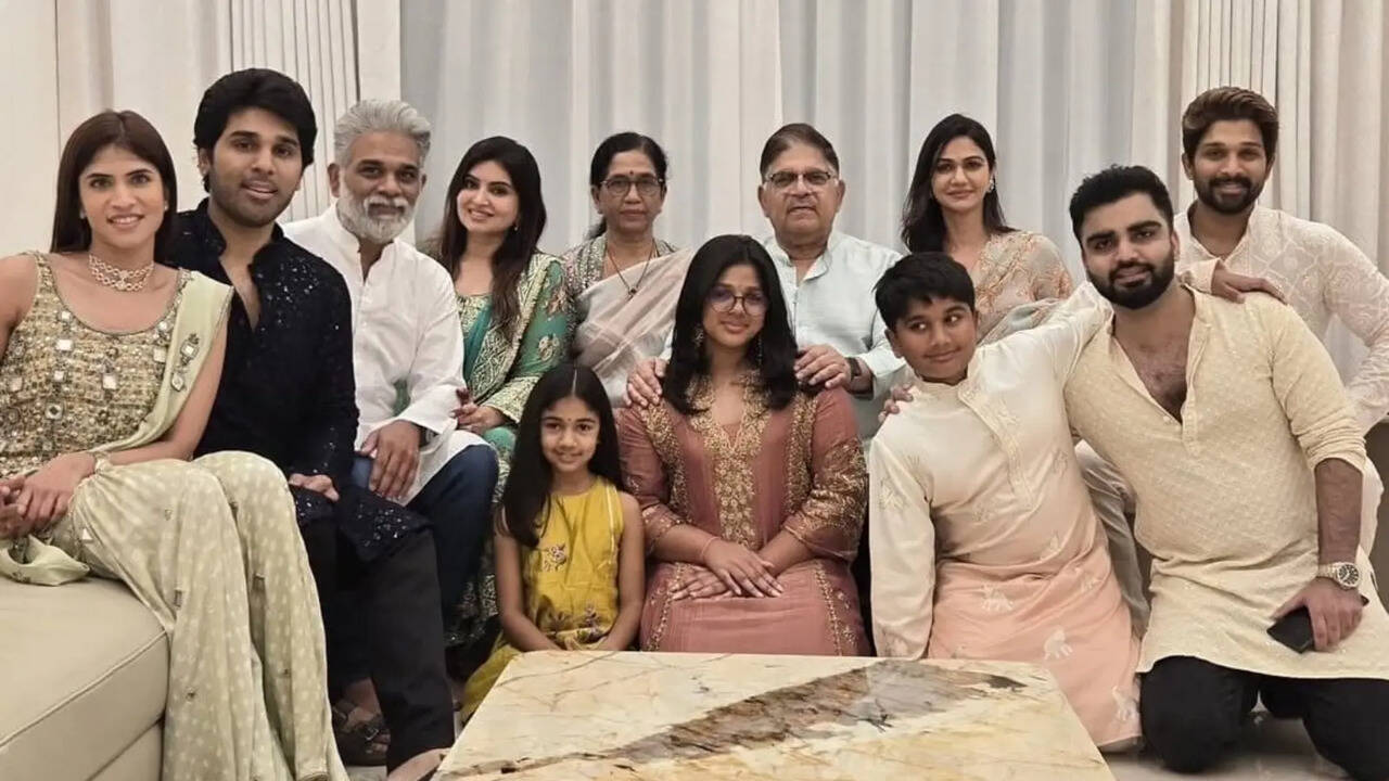 Nayanika, the fiancée of Allu Sirish, joins Allu Arjun and his family ...