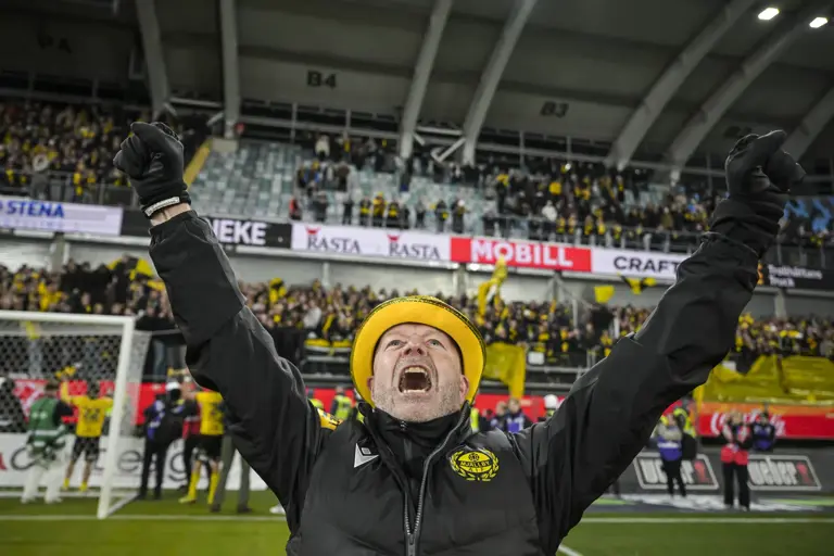 Van kankerdiagnose tot kampioen: deze trainer schreef het wonder van ...