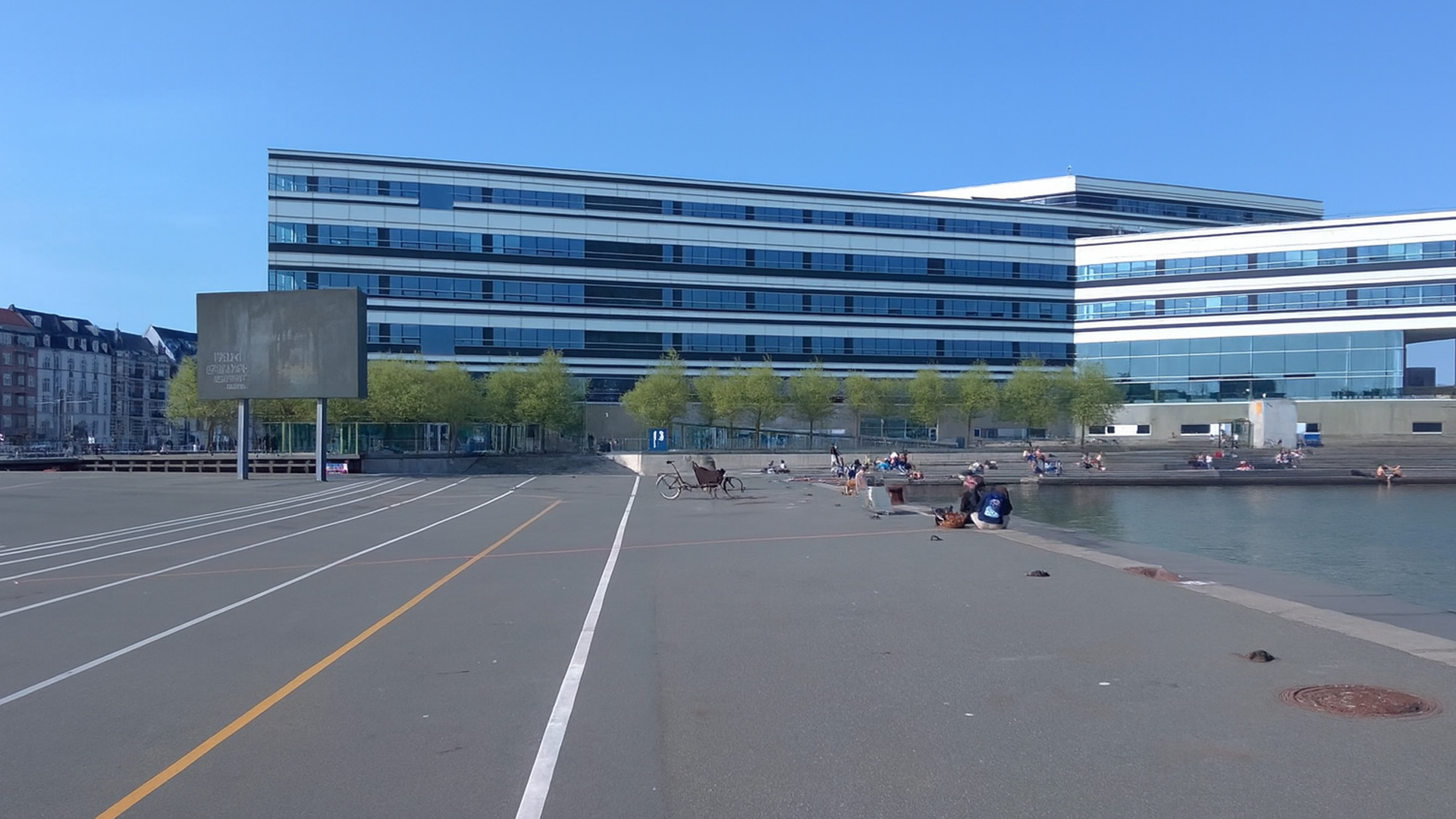 Aarhus – Balade urbaine de l’ARoS au front de mer en 4K