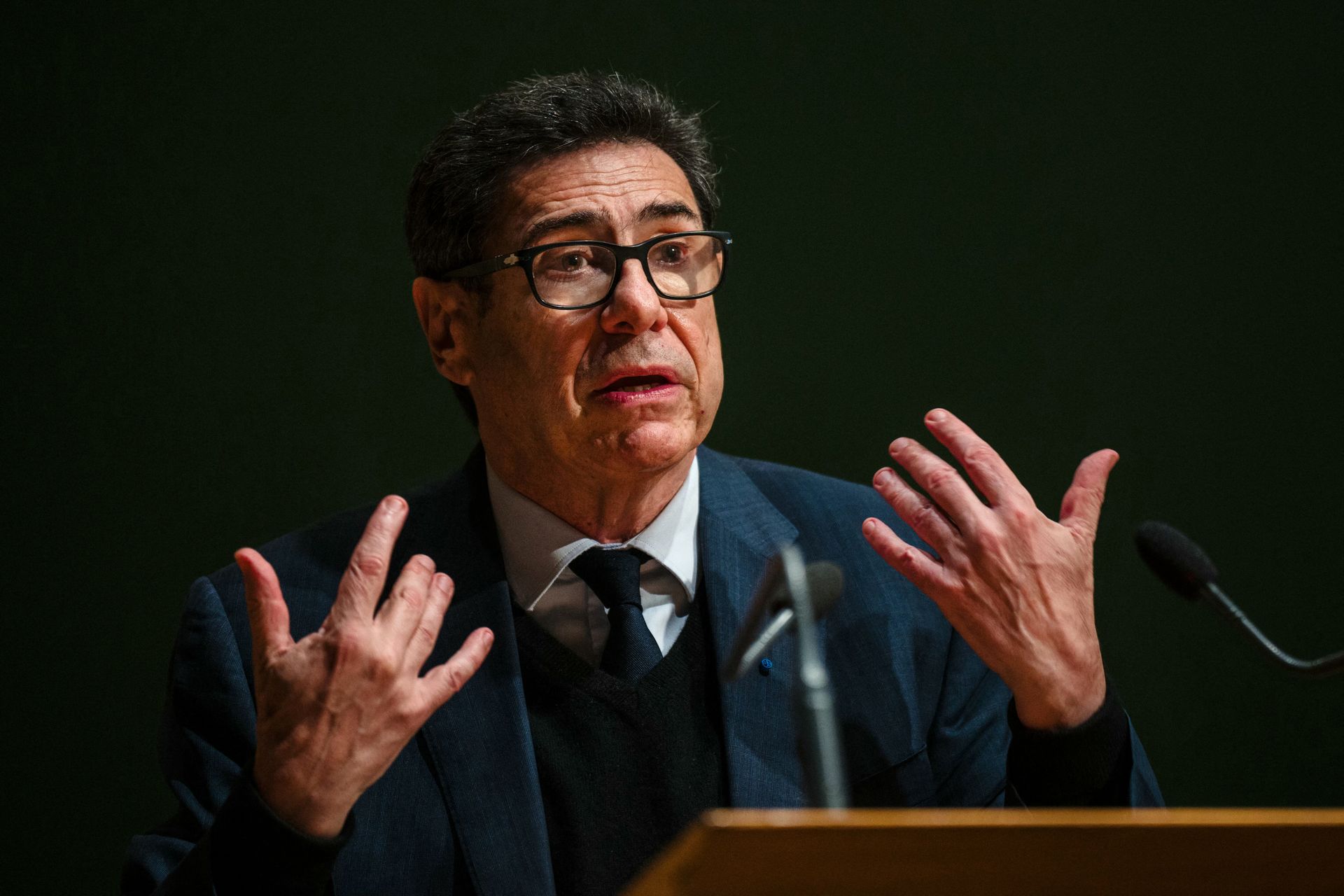 Derrière le prix Nobel de Philippe Aghion, les chiffres inquiétants du ...