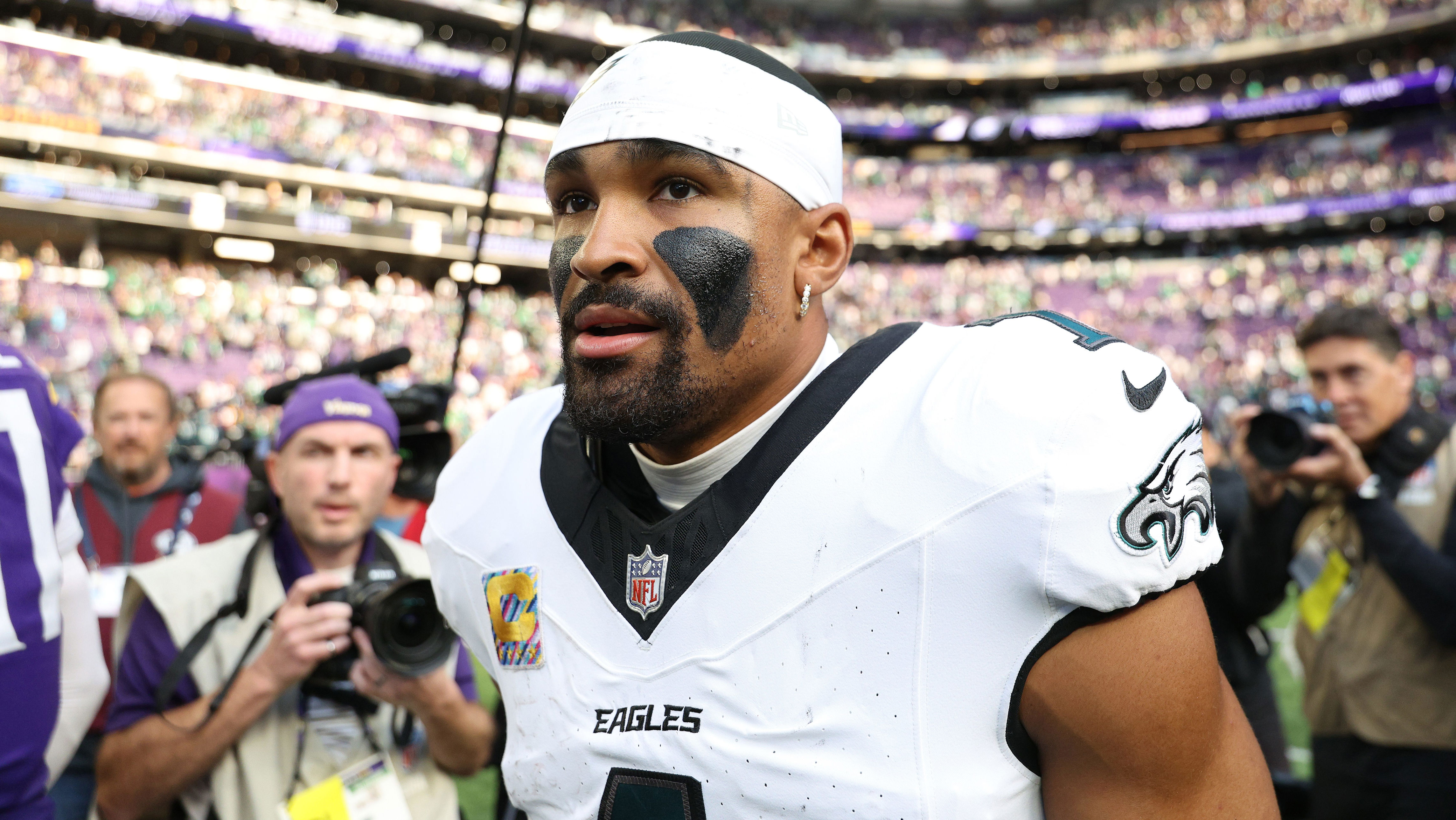 Vikings Star Sends Strong Message About Eagles QB Jalen Hurts