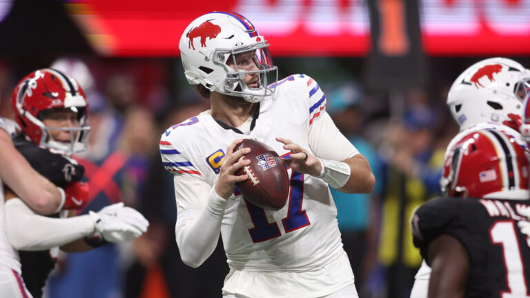 Power Ranking the Top 10 NFL Quarterbacks Right Now Week 7