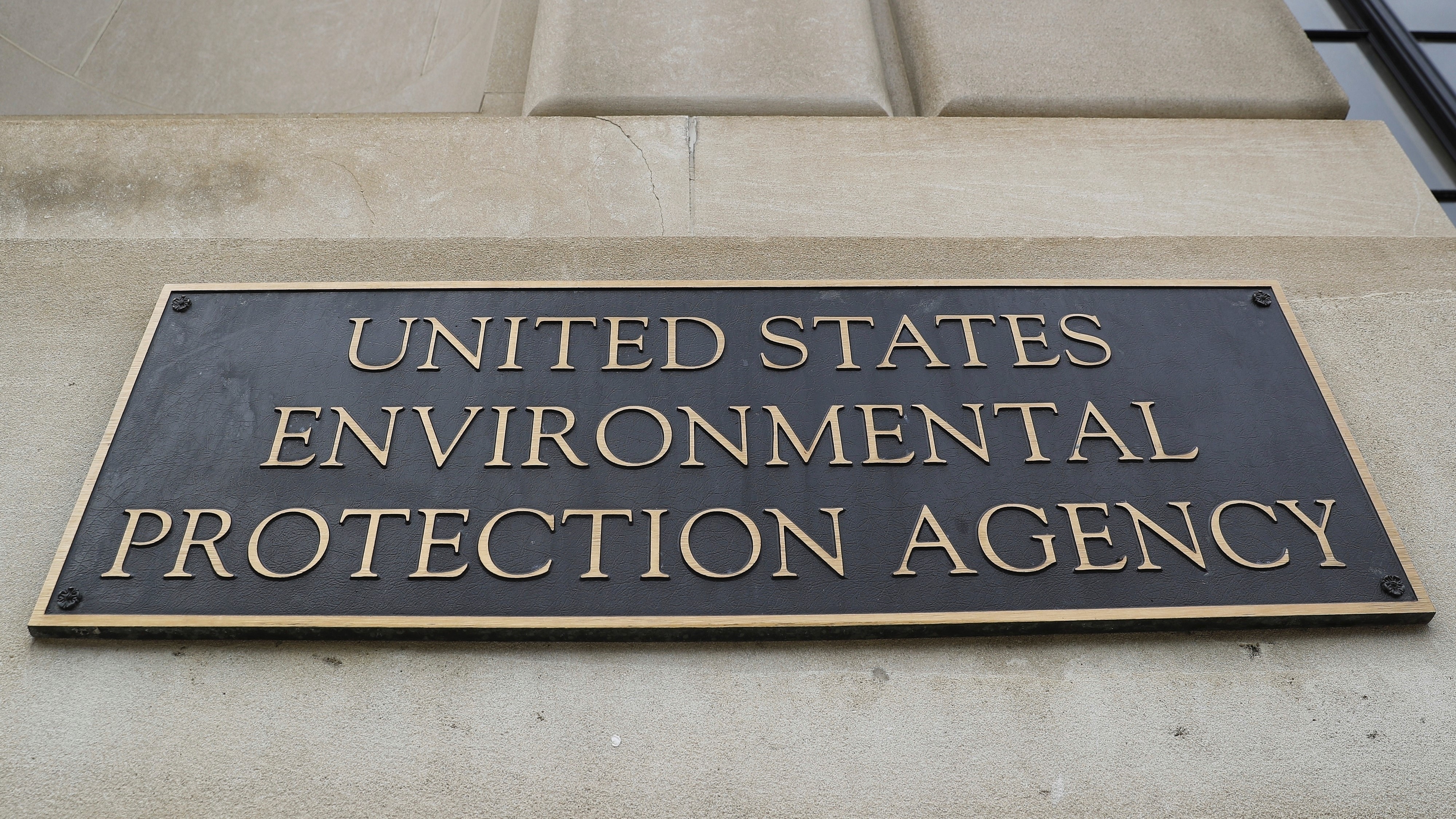 Chicago EPA workers receive furlough notices amid government shutdown ...