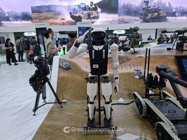 [ADEX 2025] 역대 최대 규모 ADEX 관통하는 키워드는? 결국 'AI와 무인화'