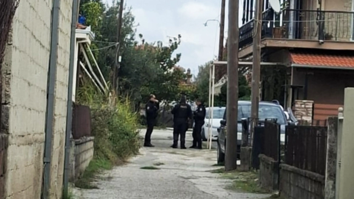Σοκ στα Τρίκαλα: 18χρονος σκότωσε τη μητέρα του μέσα στο σπίτι τους στο ...