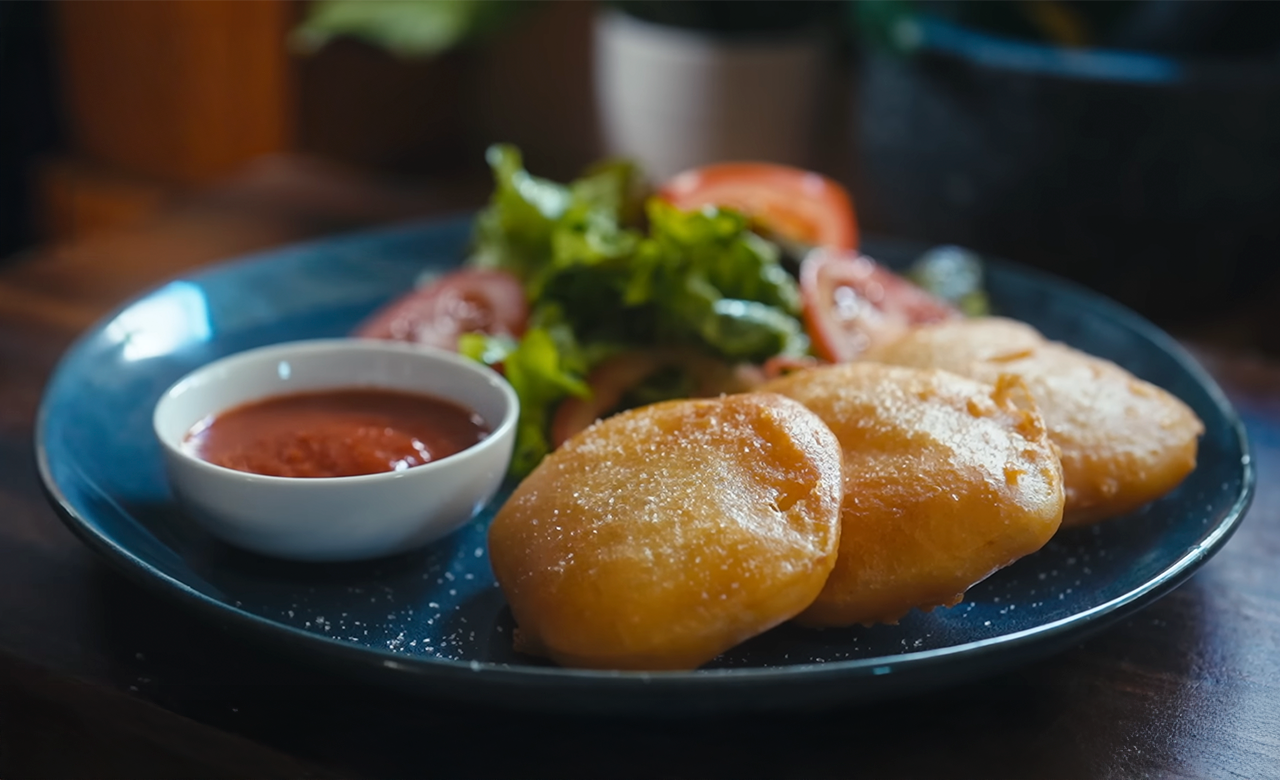 I can't stop eating these crunchy potato cakes! 😍