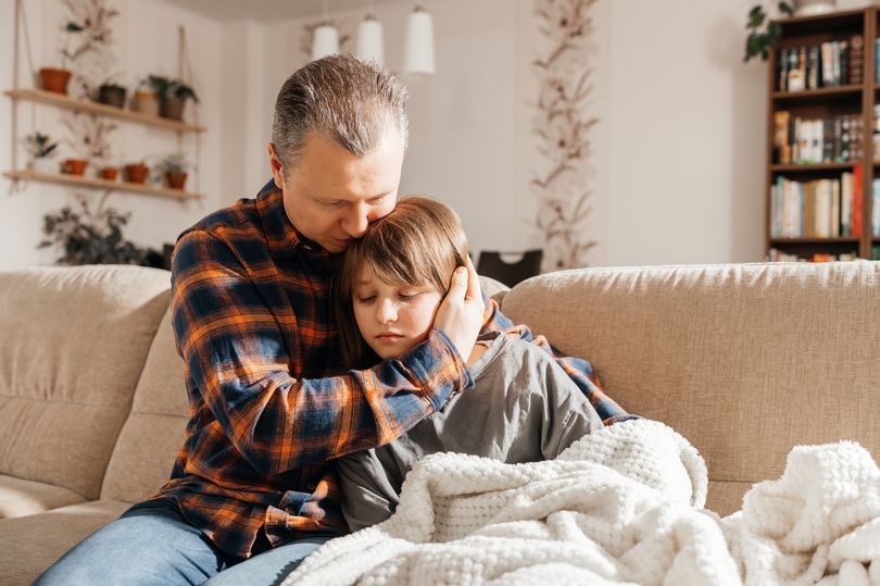 Expert lists four red flag symptoms parents shouldn't ignore in virus surge