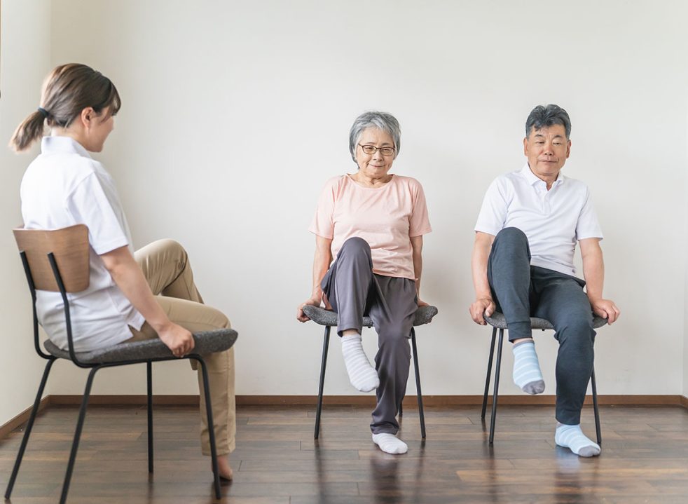 6 Chair Exercises To Trim Your Waist After 60