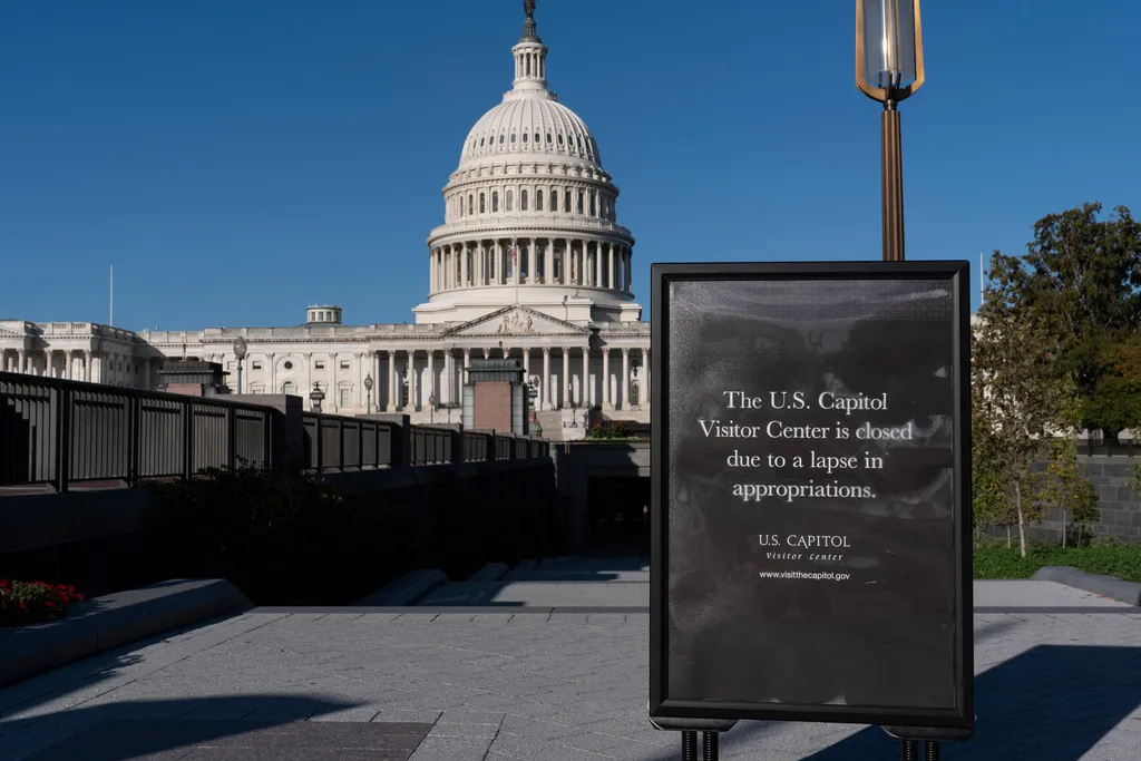 Senators and representatives refuse paychecks amid shutdown