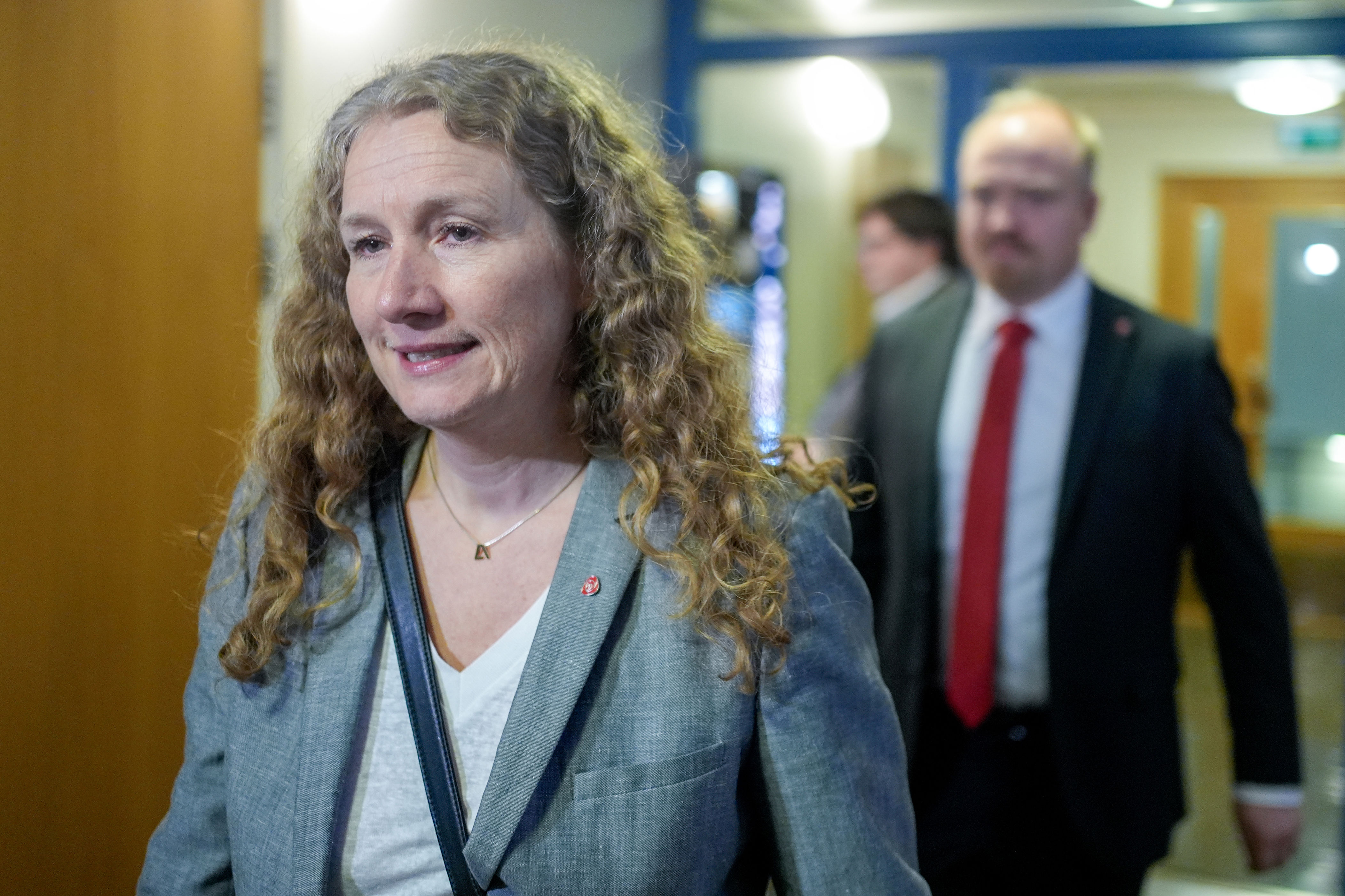 Ap-ledelsen i nytt møte – tause på vei inn