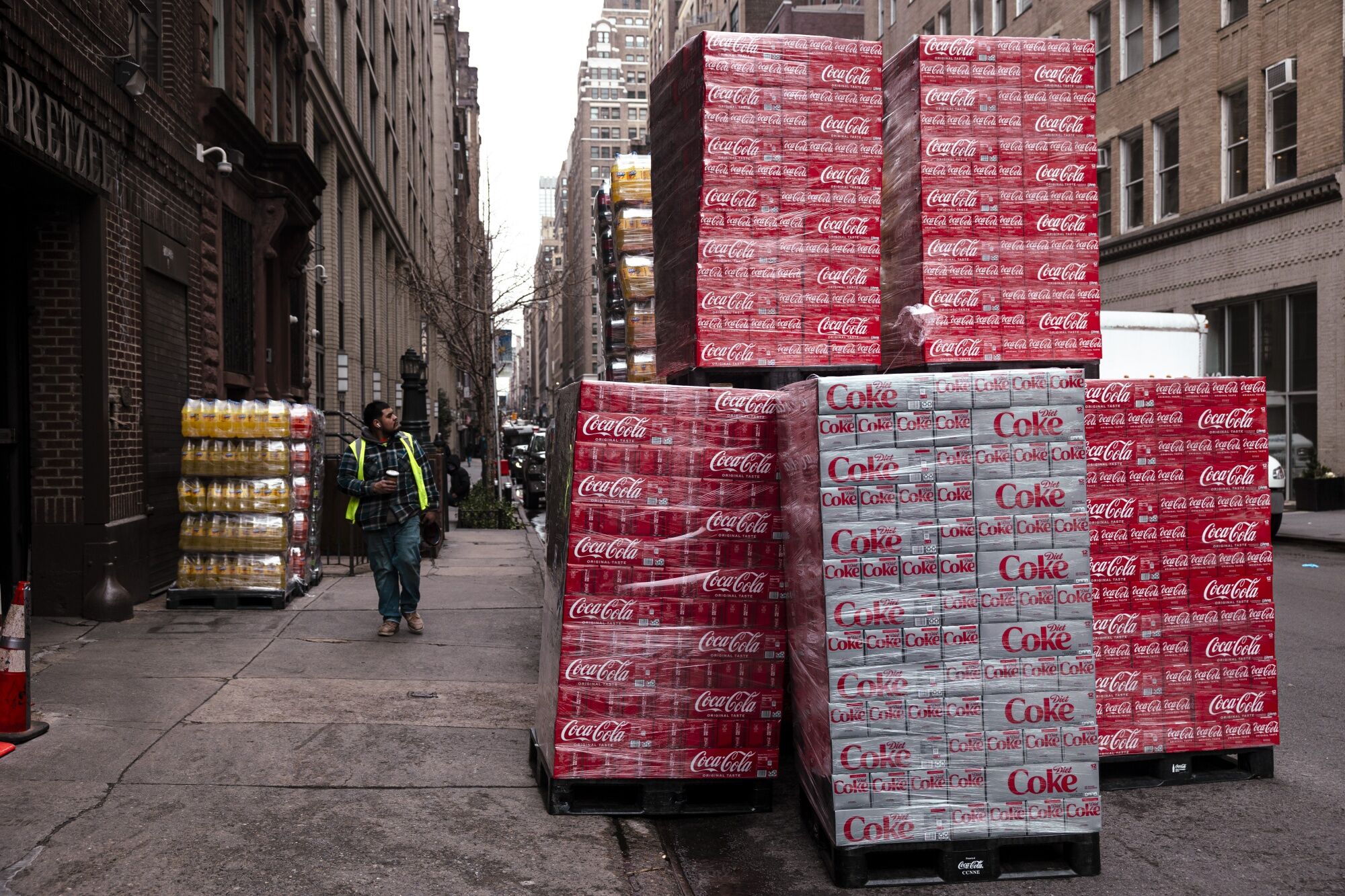 Trump's Cane Sugar Push for Coca-Cola Faces Supply Chain Hurdles