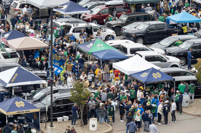 The ultimate pros and cons list for college football tailgating options