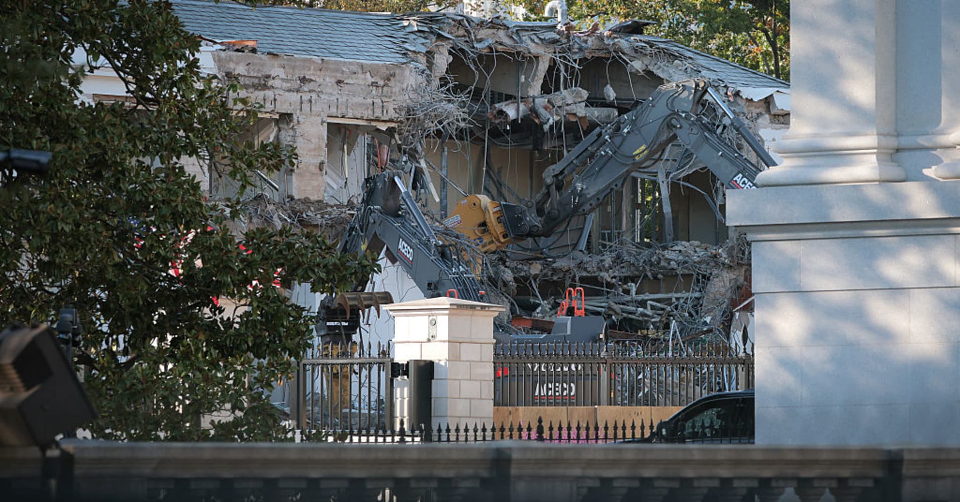 White House calls Trump ballroom demolition work furor 'manufactured ...