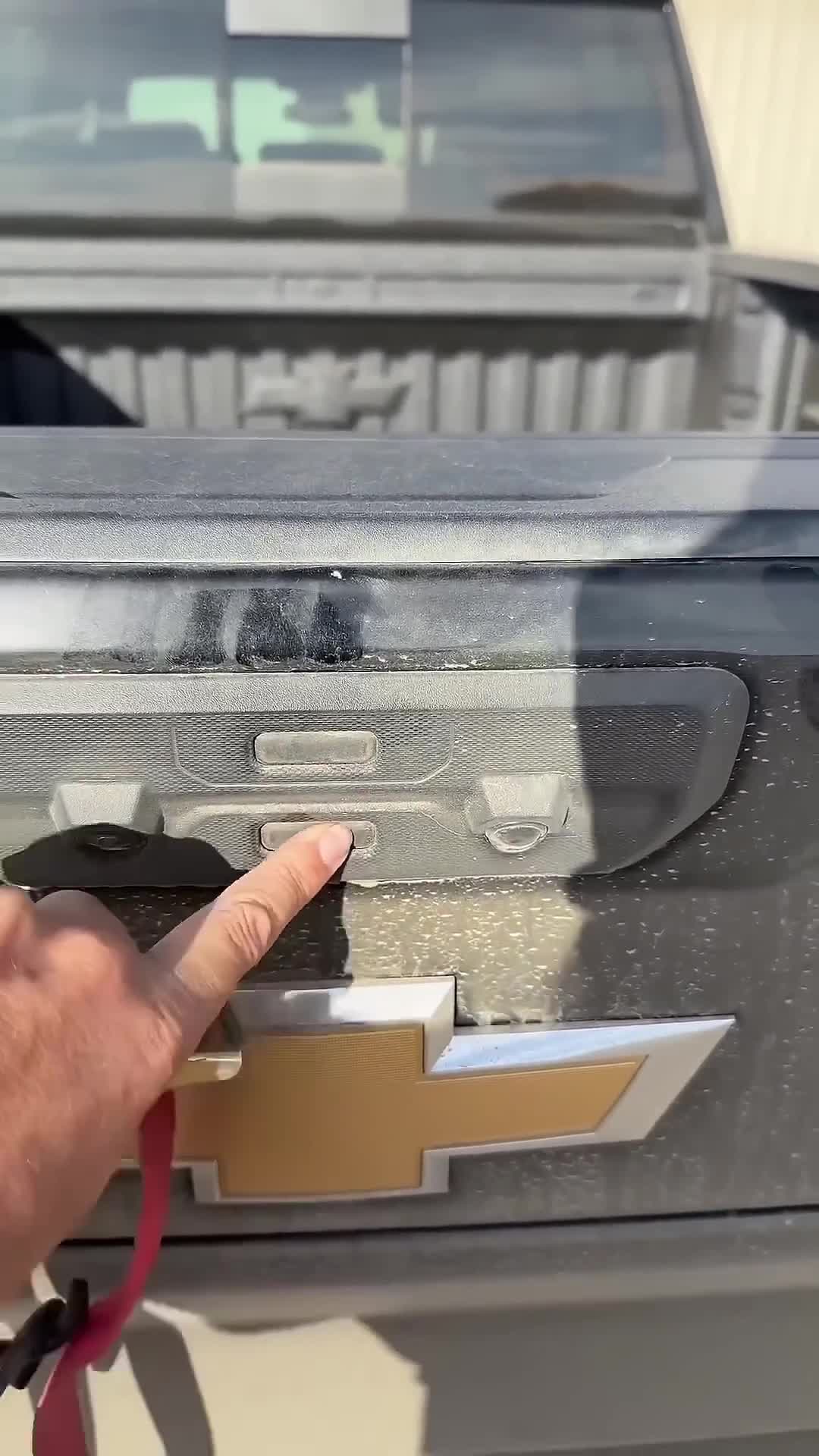 Discover the secret behind tailgate hooks!