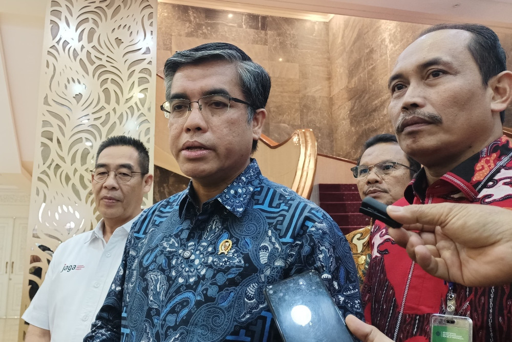Menaker Masih Kaji Formula Penentuan UMP 2026